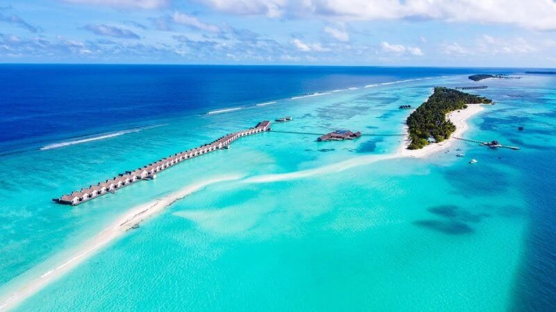 Ari Atoll in the Maldives: Excellent Climate, Diving, and Comfort